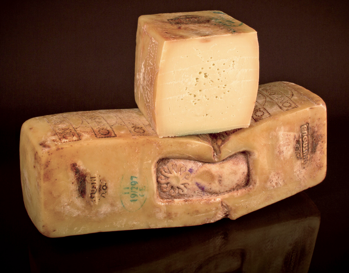 How to cut cheese - Casa Mia Tours