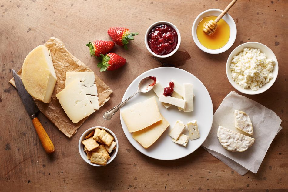 How to cut cheese - Casa Mia Tours